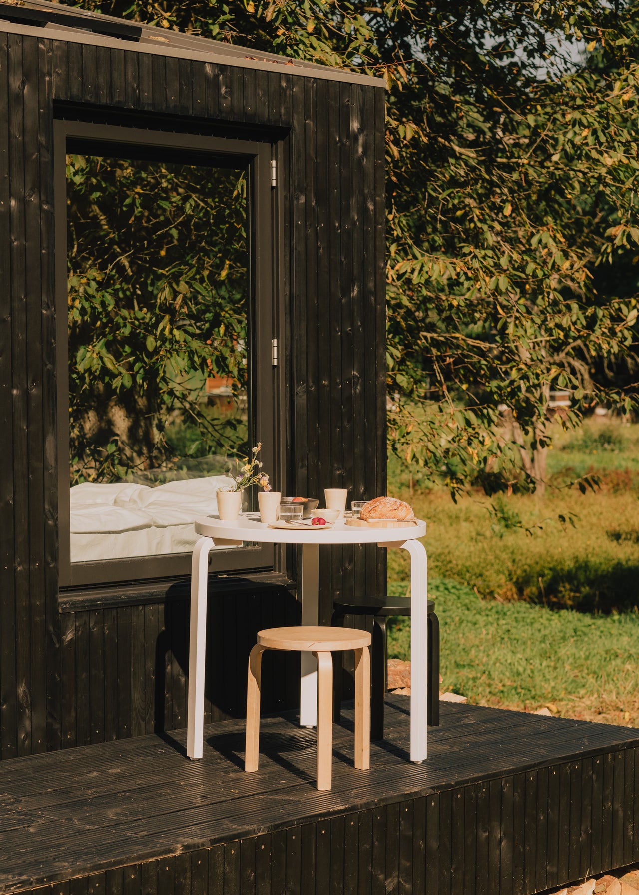 【公式】Artek（アルテック）- スツール60 ホワイトラッカー – Artek Tokyo Store